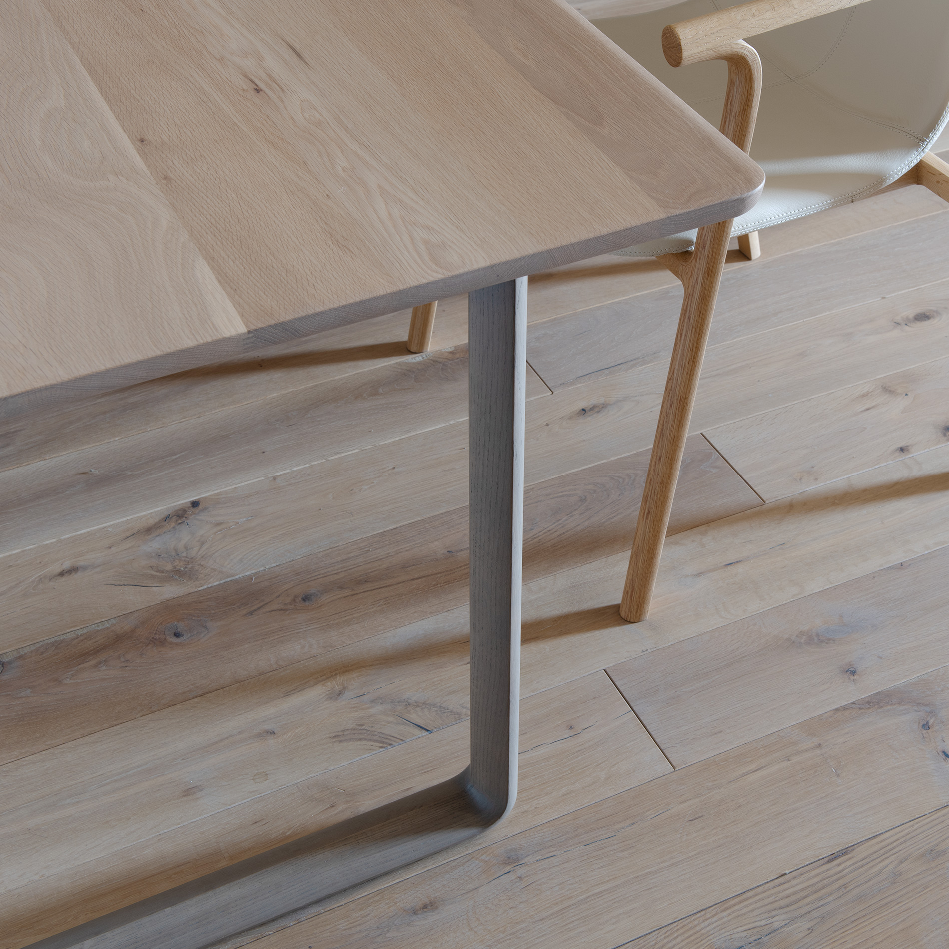 SL TABLE | Series | CONDE HOUSE